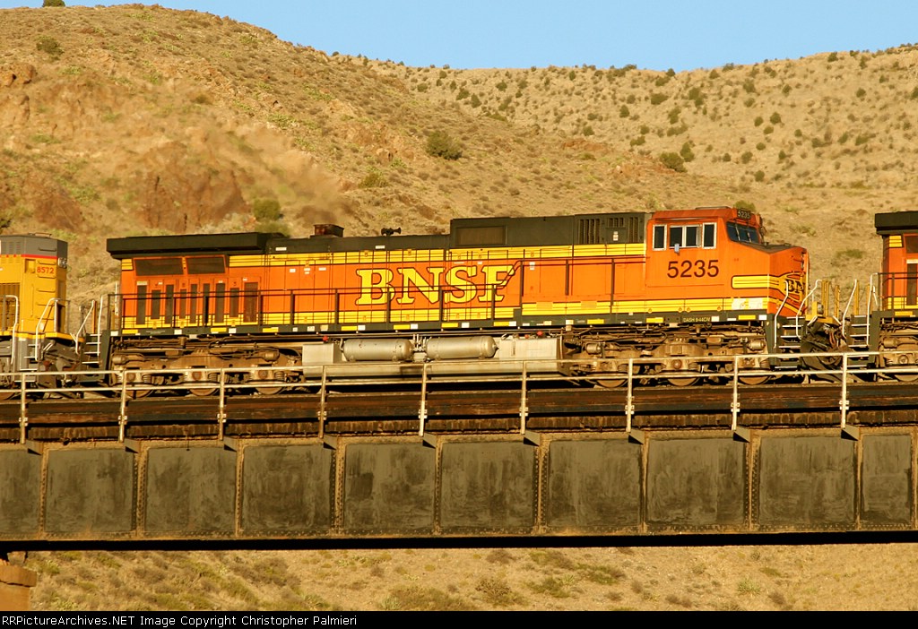 BNSF 5235